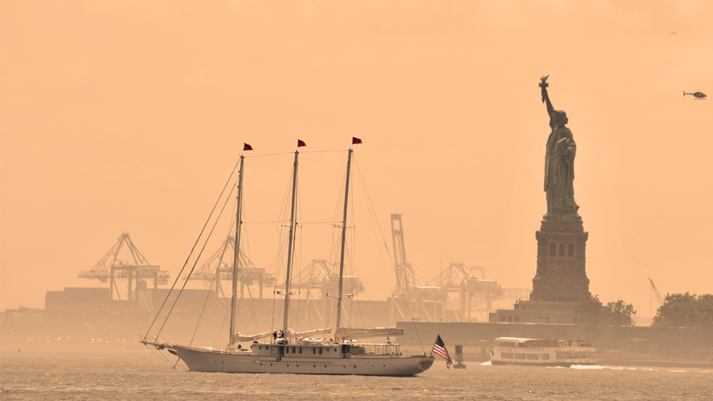 Unhealthy Air Quality Alert: Canadian Wildfires Cause Code Purple in D ...